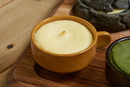 Kyoto Tango Railway KURO-MATSU Train Sweets Course | WILLER TRAVEL